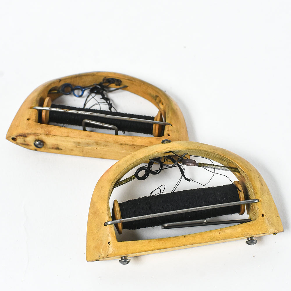 Antique Wood Shuttle with Silk Thread on Bobbin – Brooklyn Haberdashery