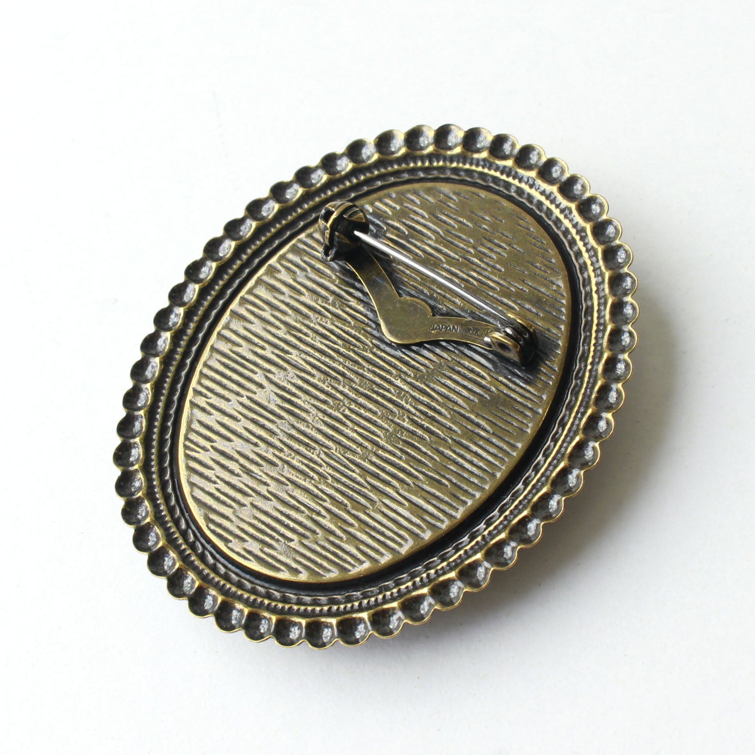 Oval Frame Pin/Brooch – Brooklyn Haberdashery
