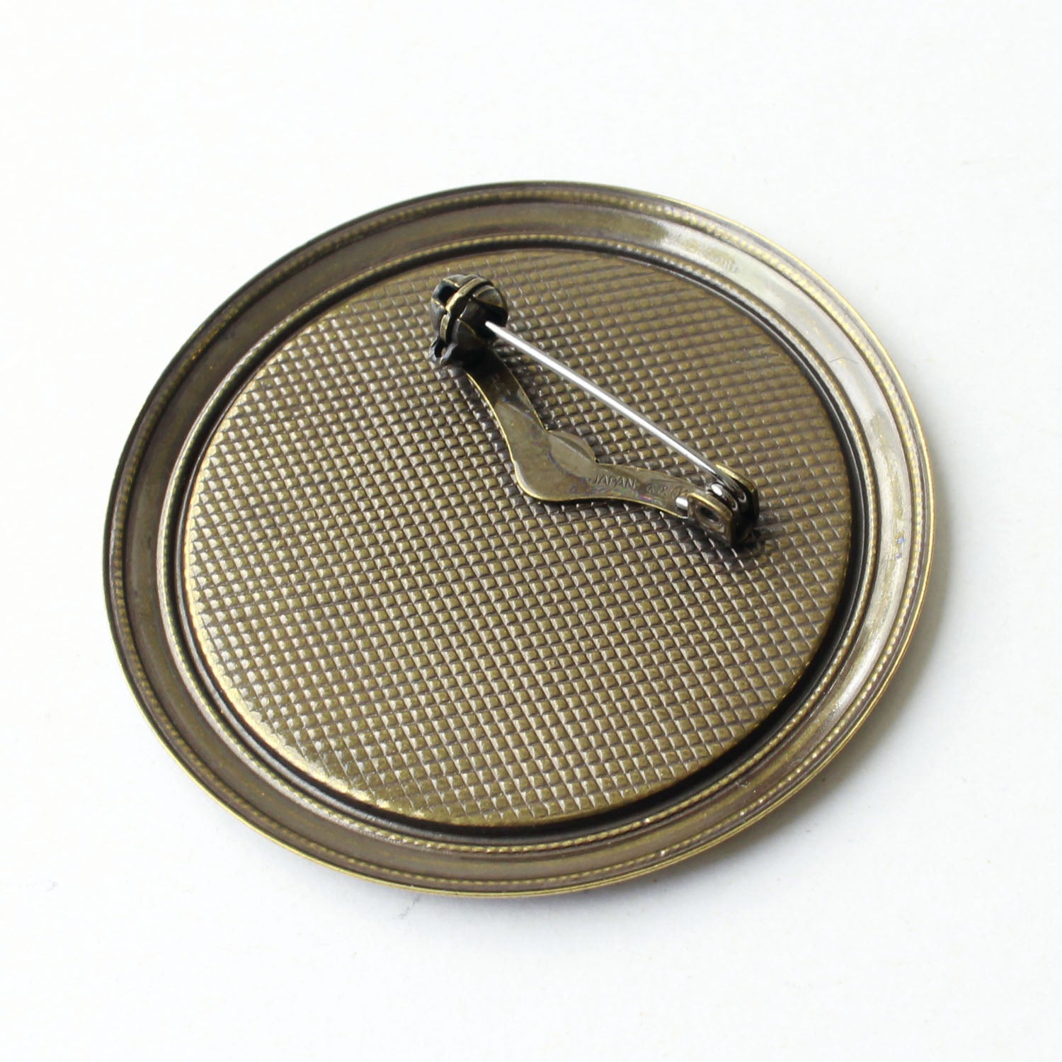Round Frame Pin/Brooch – Brooklyn Haberdashery