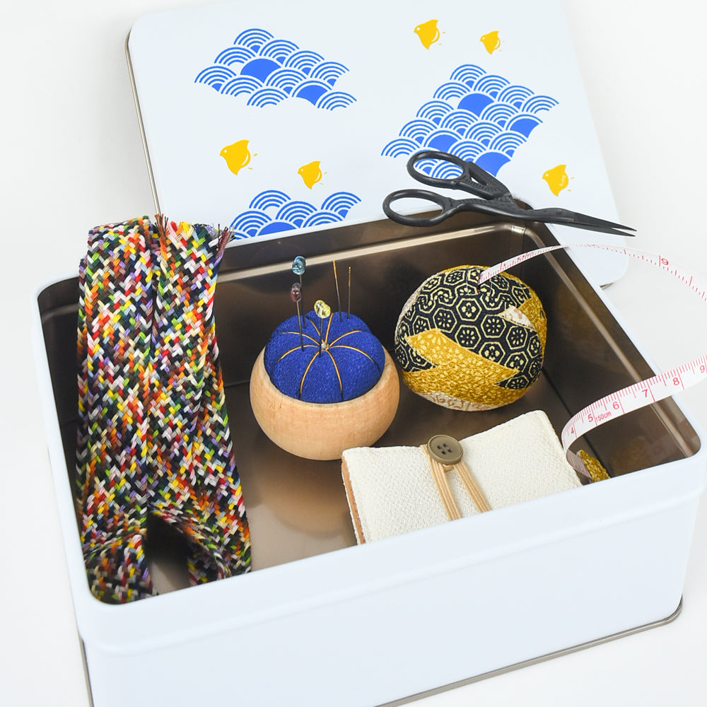 Cookie Tin Sewing Kit - Blue Waves – Brooklyn Haberdashery