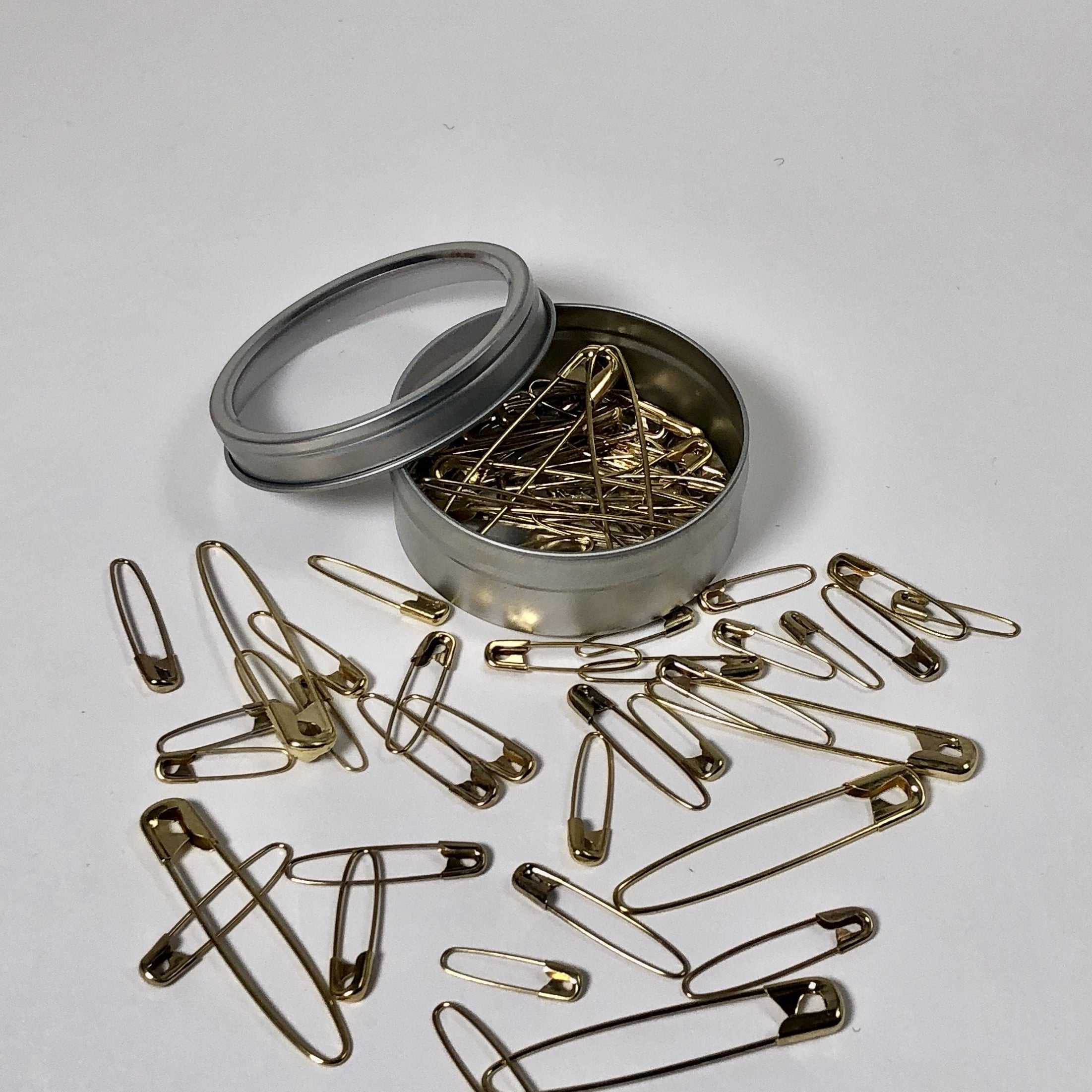 Coil-less Brass Safety Pins, Assorted Sizes – Brooklyn Haberdashery